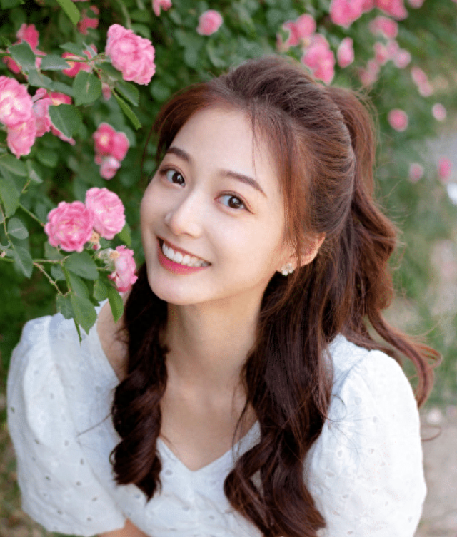 Feng Lin: A star in the entertainment industry, a symbol of tenacity ...