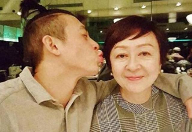 Edison Chen and his family are rarely in the same frame. The 71-year ...