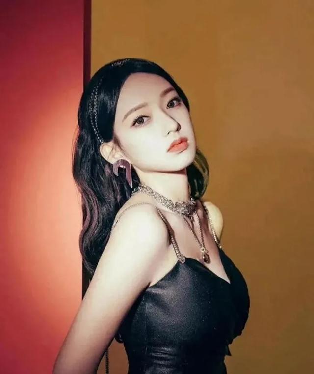 A beauty in the world! 25-year-old Cheng Xiao has a personality like ...