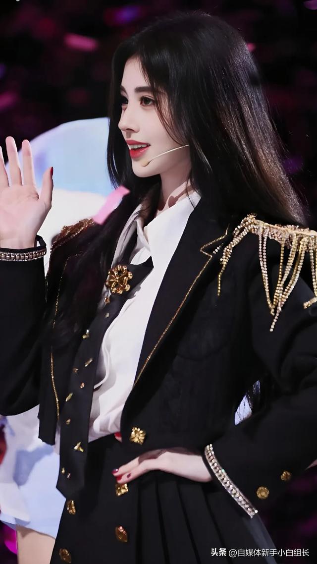 Ju Jingyi, a beauty dating back four thousand years, looks back with a ...