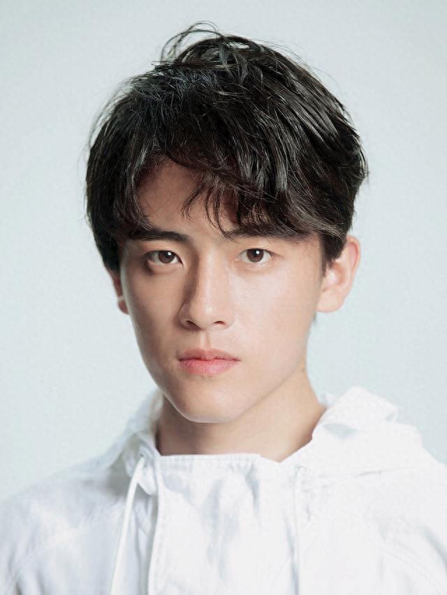 He is Ye Qingyu in "Till The End Of The Moon". He is also Ye Xiwu's ...